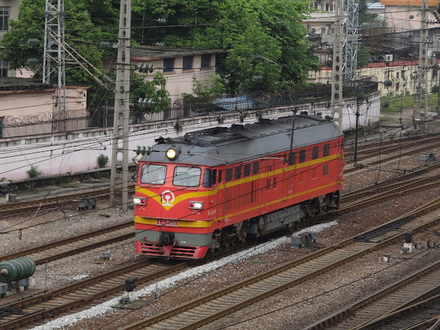 Blair's 鐵道攝影: 中國鐵路東風4B客運型柴油機車