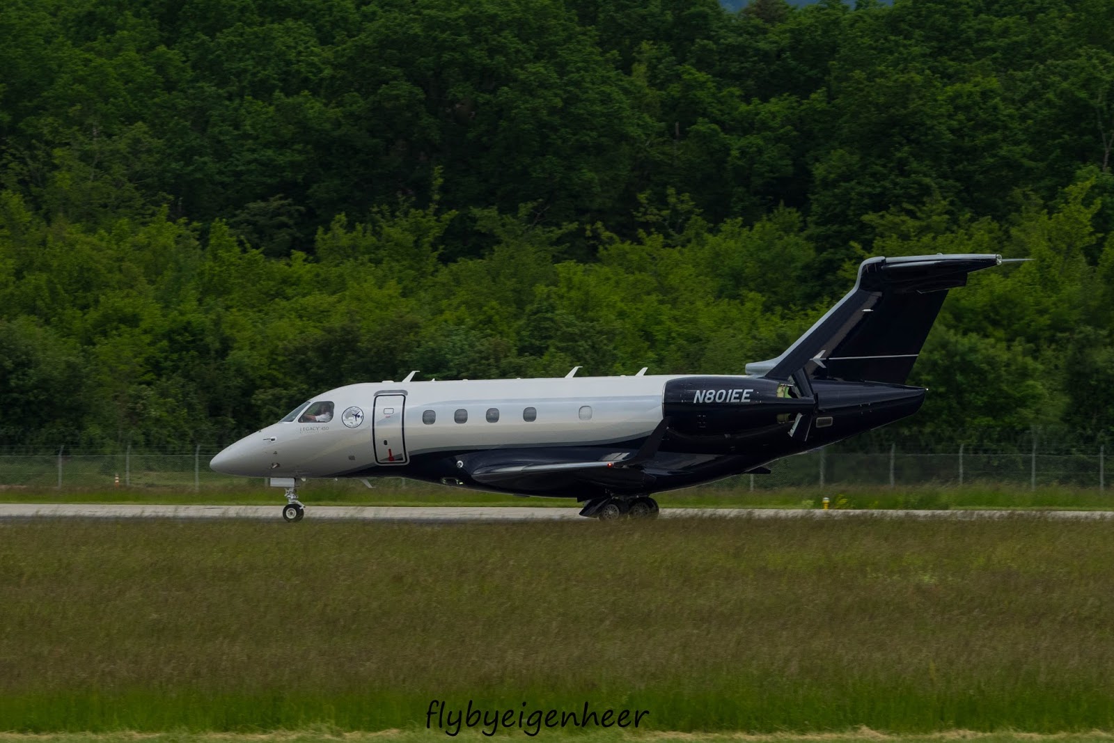FLUGZEUGE Privatjets etc: N801EE Embraer EMB 545 E545 > Embraer ...