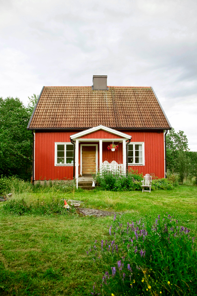 Small summer cottage in Sweden – 79 ideas