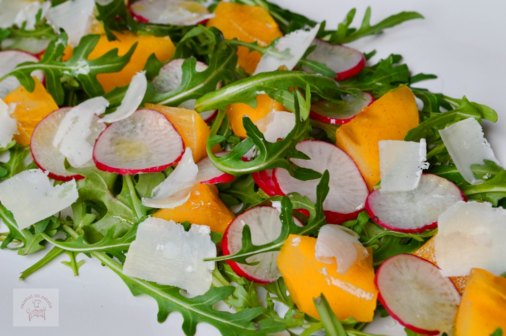 Salata cu rucola, kaki si ridichi - CAIETUL CU RETETE