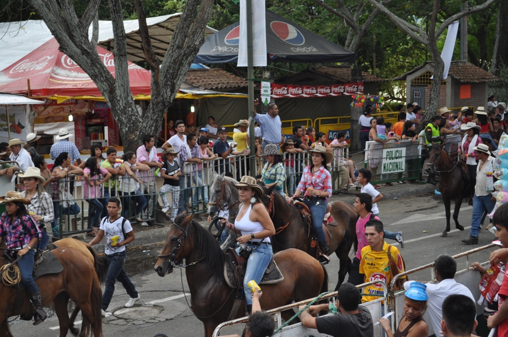 Neiva Huila Colombia: CABALGATAS DE SAN PEDRO NEIVA 2011