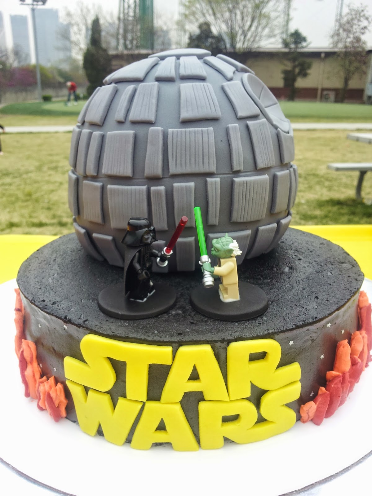 Erica's Kitchen: Death Star cake!