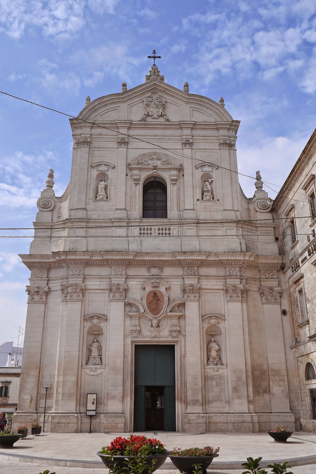 Walking in the country: Martina Franca