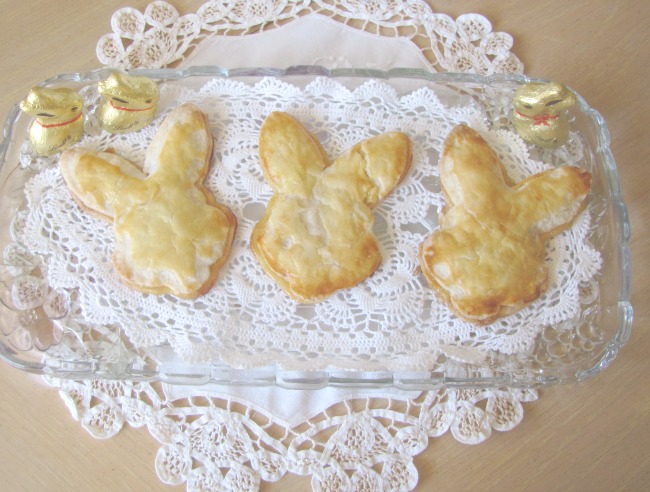 Lemon Bunny Pies - Hand Pies - Crafts a la mode