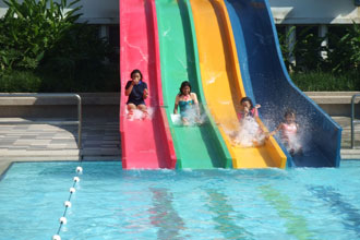 SG Kids Playground: Public Swimming Pool with water play