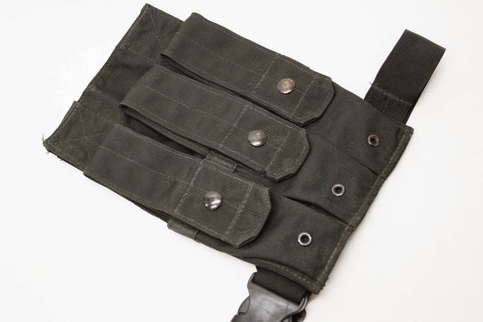 Webbingbabel: Blackhawk MP5 Magazine Hip Pouches Old School