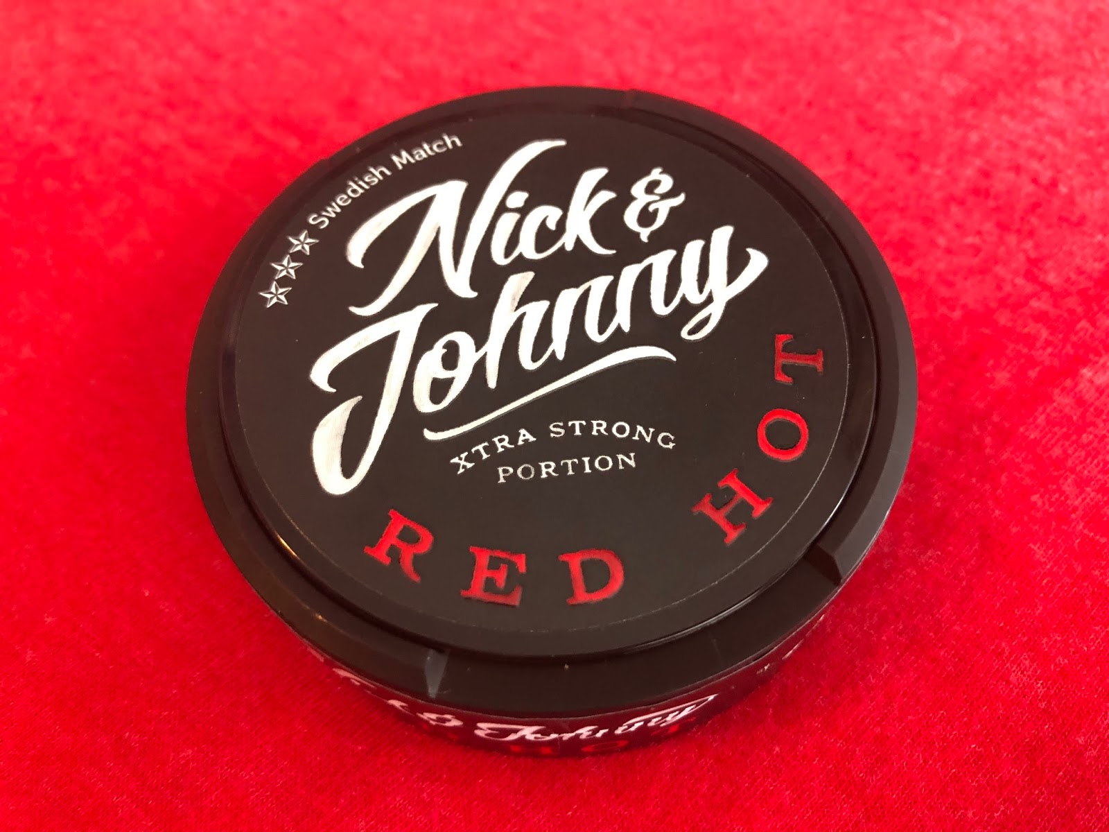 Snubie.com: Nick & Johnny: Red Hot (Xtra Strong) Review. 7 February 2012.