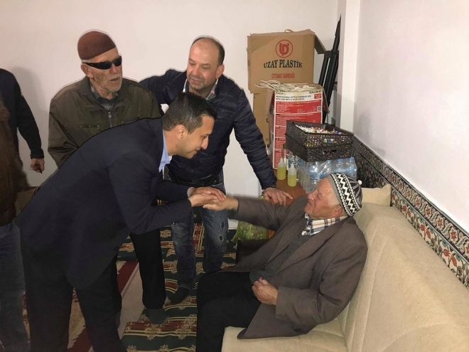 ΠΟΛΙΤΙΚΟ ΚΑΦΕΝΕΙΟ Δείτε (τους) και ακούστε οπωσδήποτε το βίντεο του ...