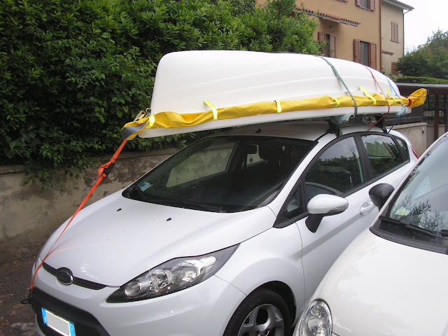 Caricare la barca sul tetto dell'auto da solo, il video ~ Terraferma ...