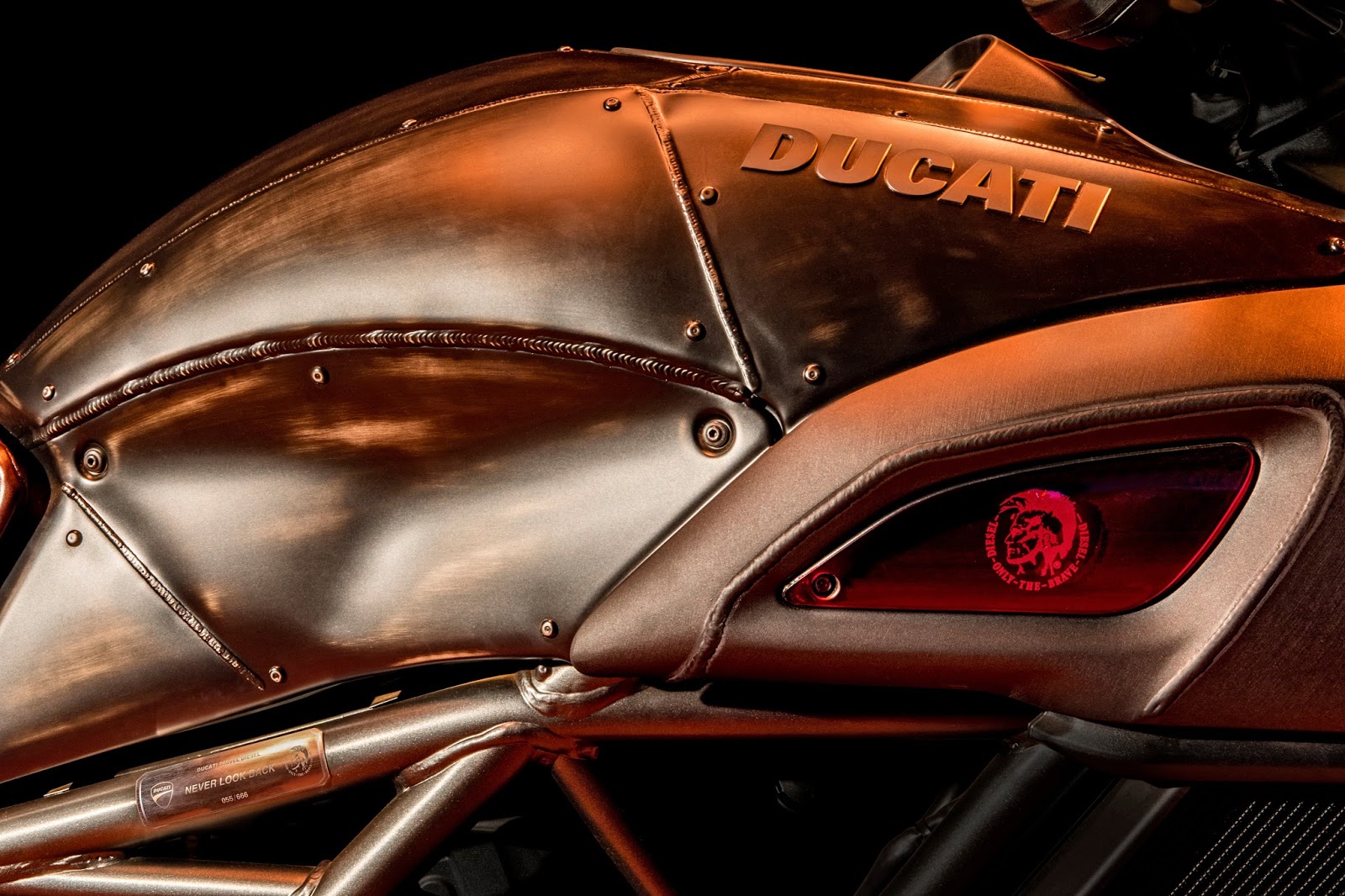Racing Cafè: Ducati Diavel Diesel Limited Edition 2017