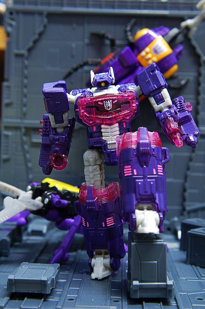 Plastic Heap: Transformers Combiner Wars Legends Class Shockwave