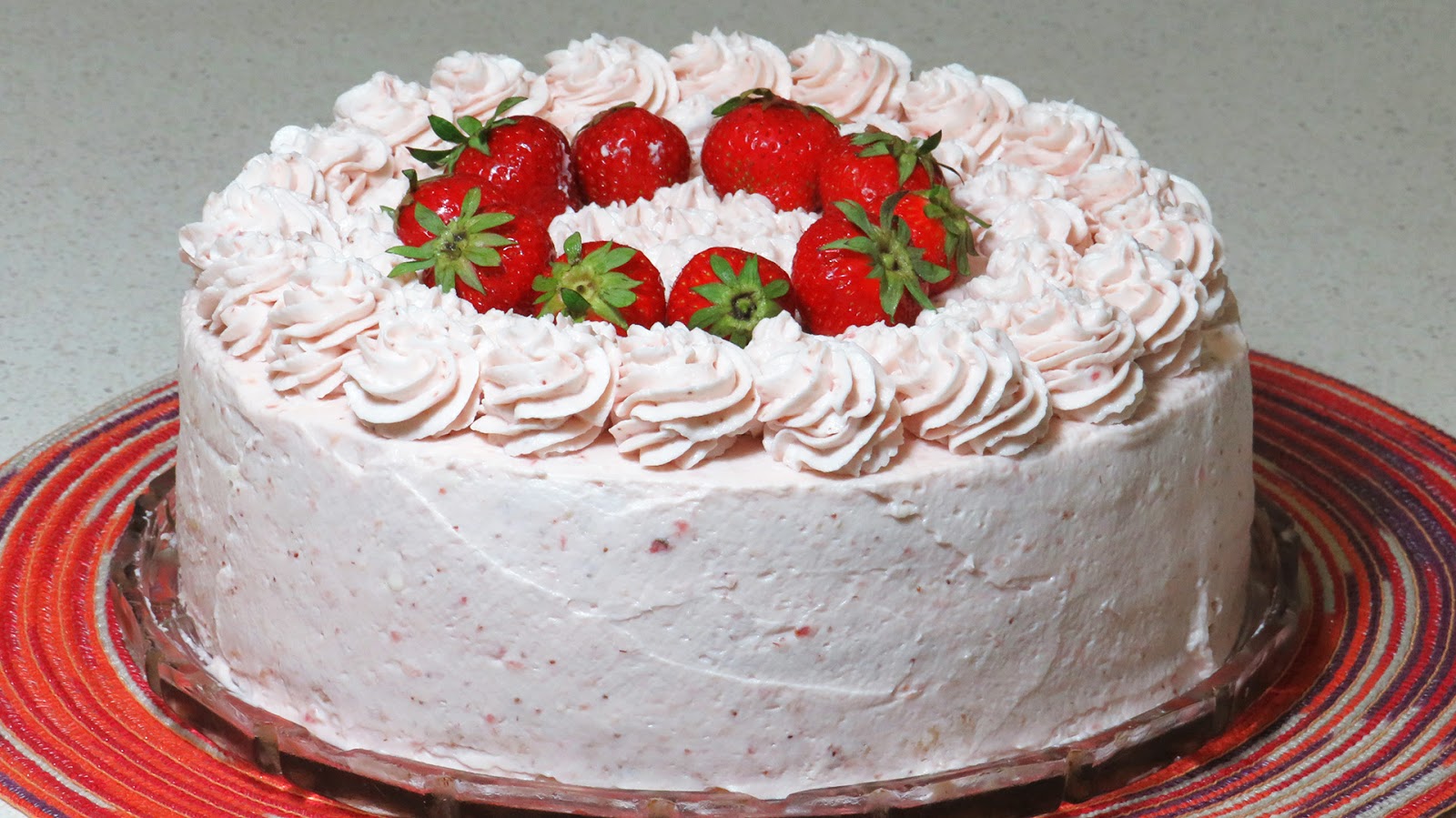 Tort de Capsune cu Mascarpone si Ciocolata Alba - Reteta video