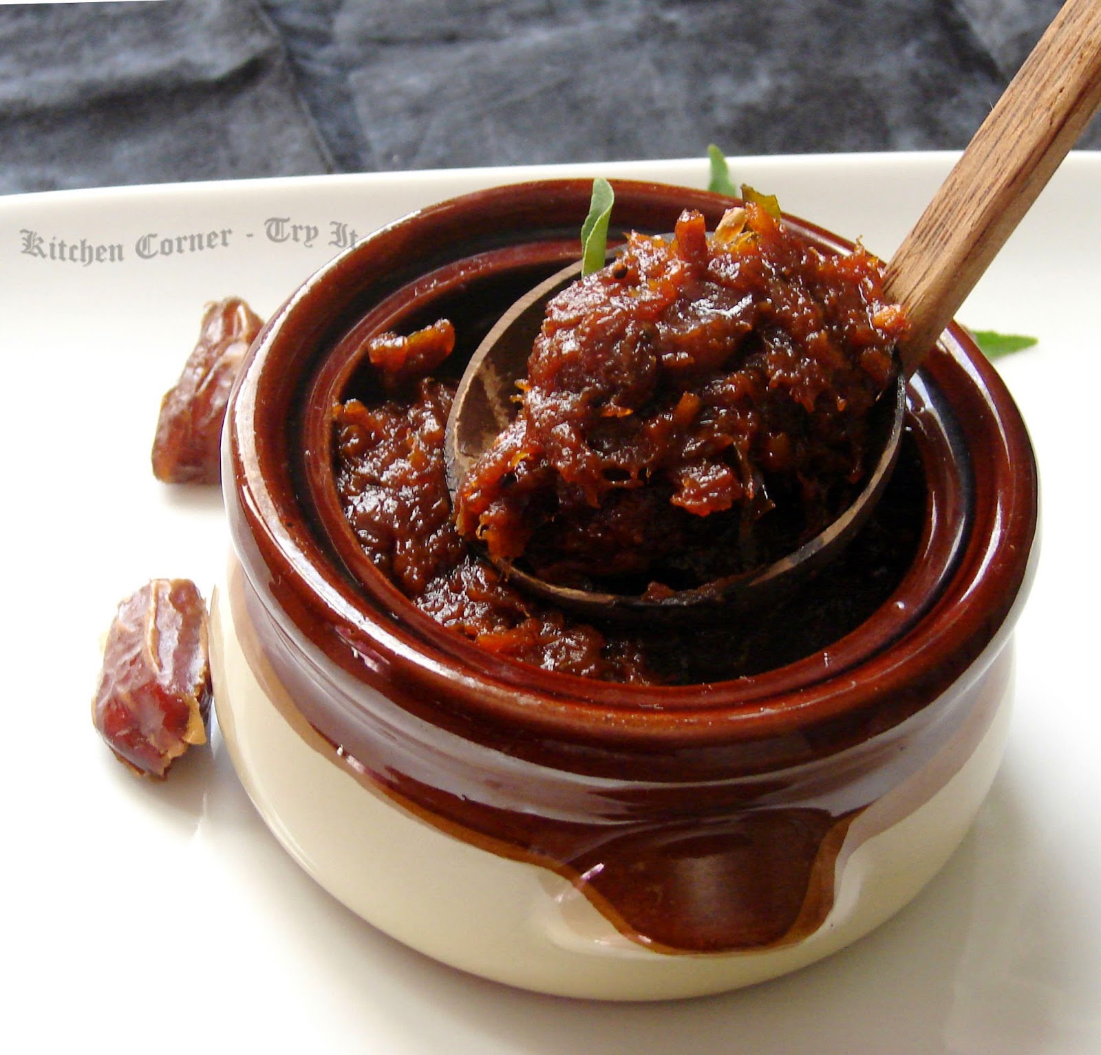 Eenthapazham Achar/Dates Pickle