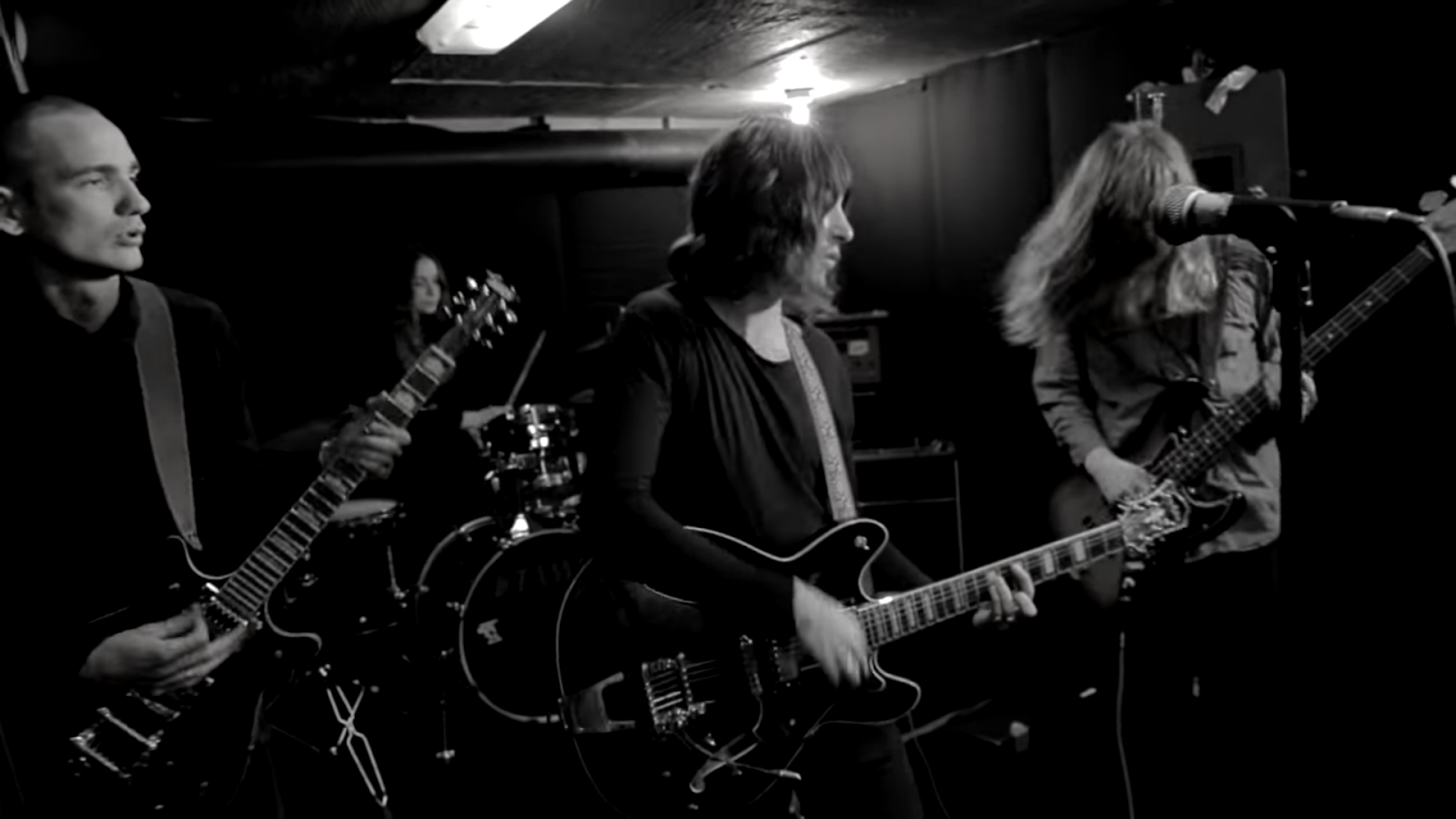 Downtuned Magazine & Radio: [Videotheque] Dead Vibrations - Reflections