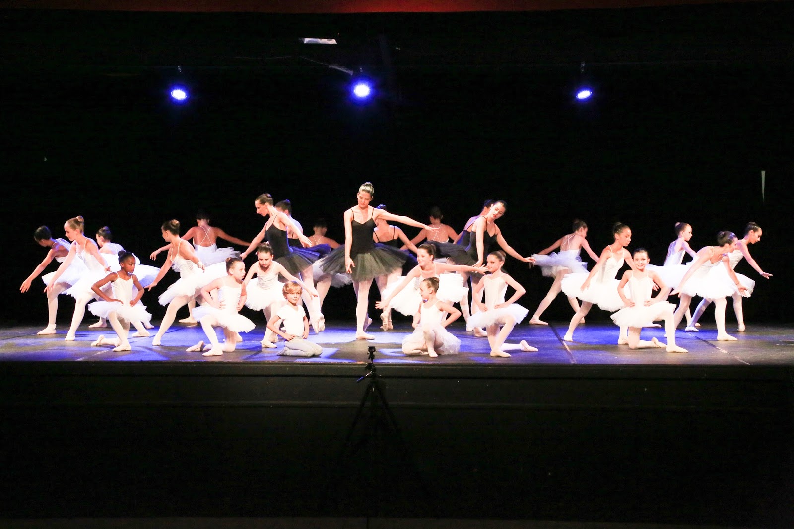 EVOLUTION Ecole de Danse Marseille (Bouches du Rhone): L'ECOLE DE DANSE ...