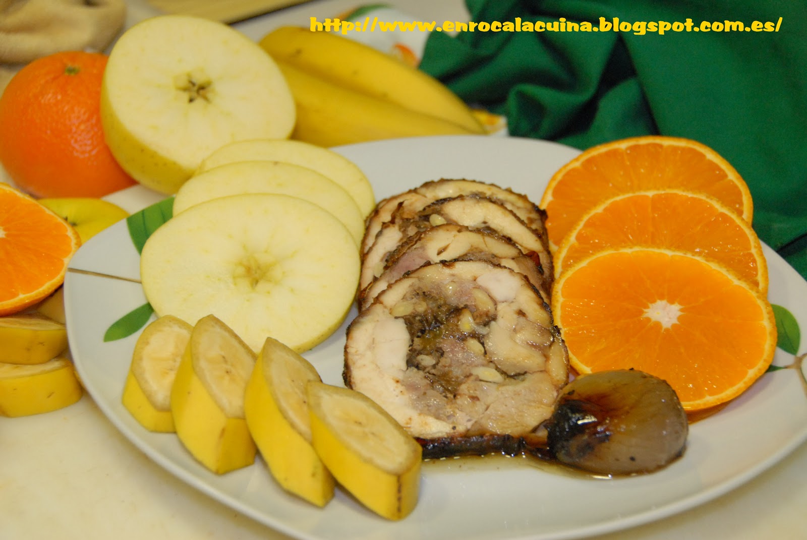 En Roc a la Cuina: Rodó de pollastre farcit de botifarra, prunes i pinyons