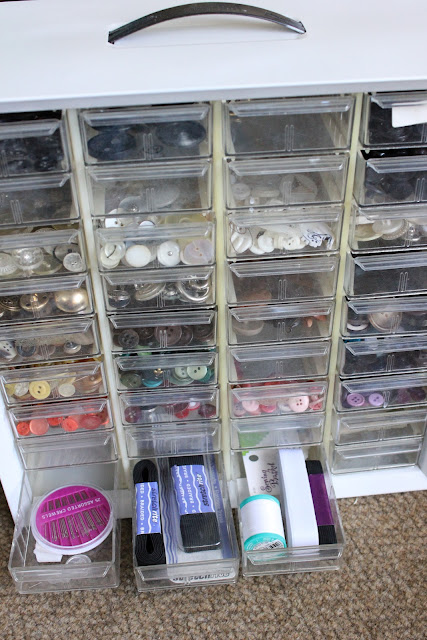 Hailey's Treasures: My "New" Button Organizer