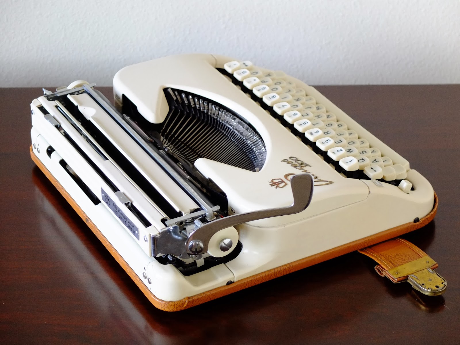 x over it: Some call this the best flat typewriter