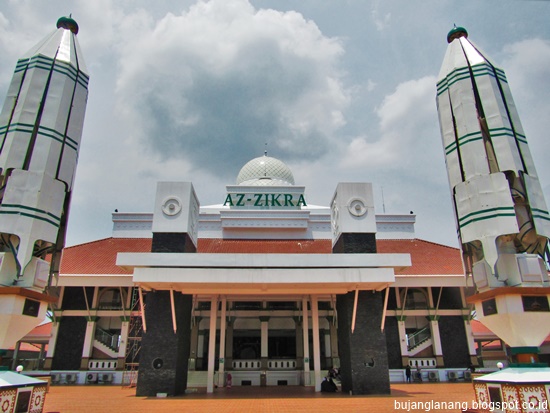 AYO Ke Masjid: Foto Eksterior Masjid Azzikra Sentul Bogor Bagian 1