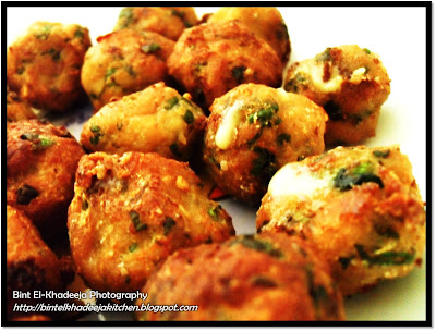 Bint El-Khadeeja Kitchen: Bebola Ayam Berkeju