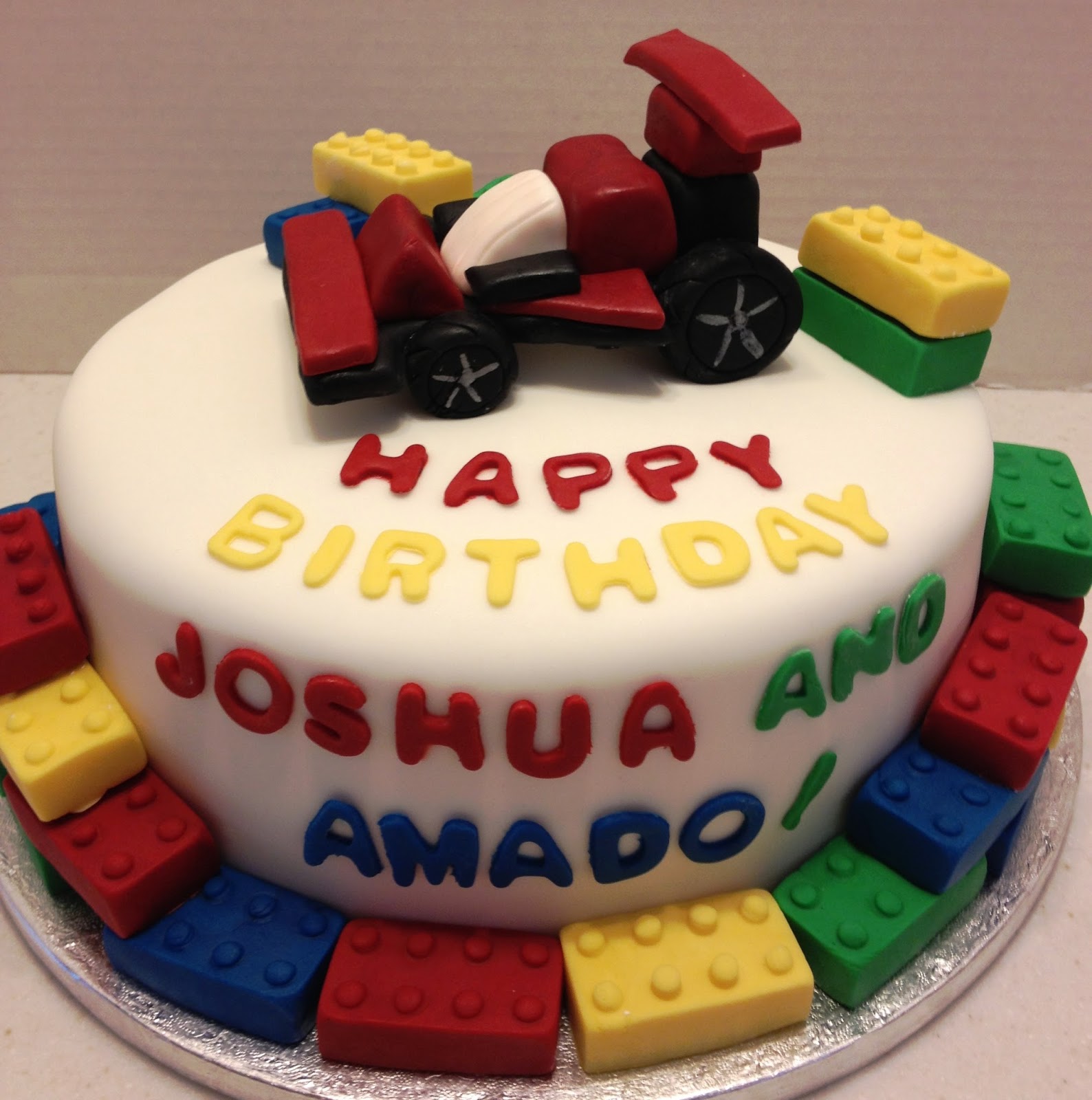 MaryMel Cakes: Lego Birthday