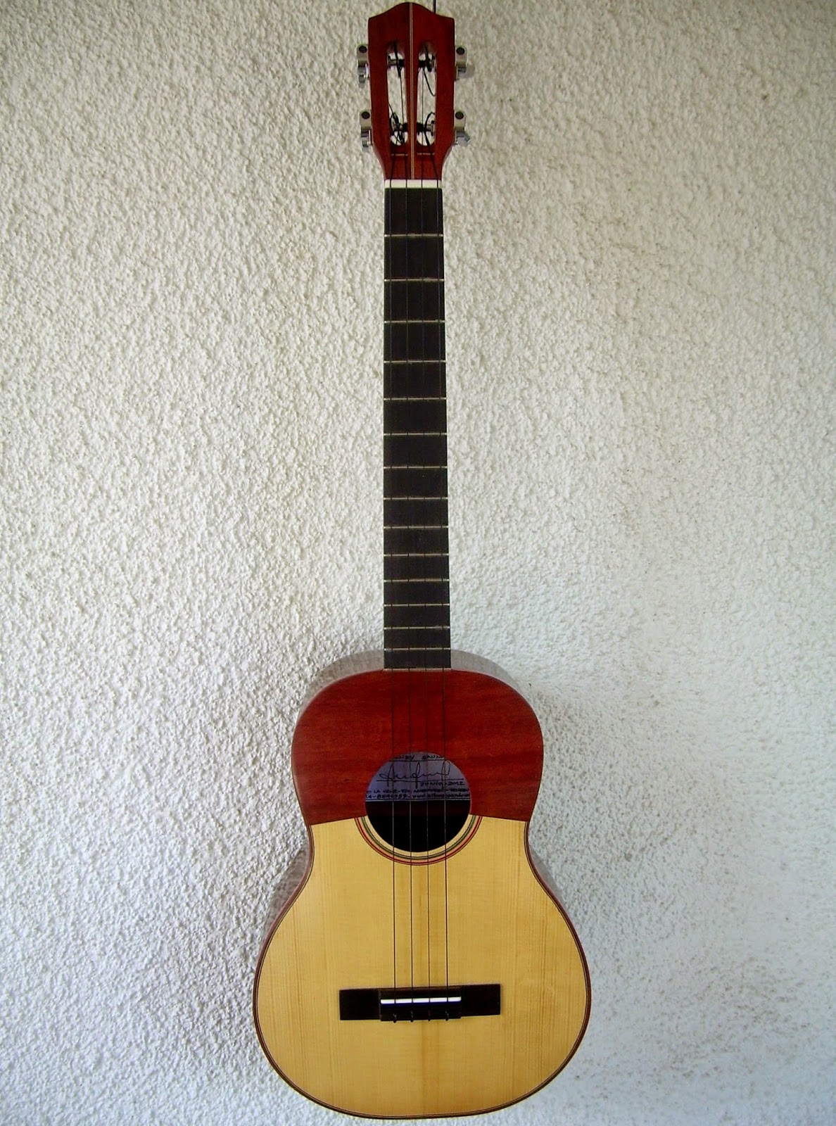 Alfonso Sandoval - Luthier: CUATRO VENEZOLANO