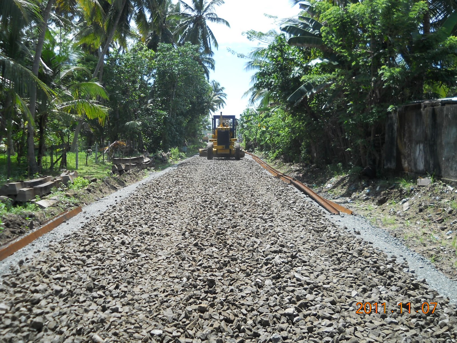 sticks and stones: construction steps of a rail road in pics