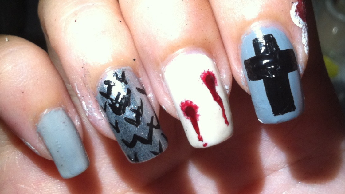 Nerdy nails!: Hellsing!