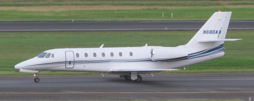 Far North Queensland Skies: Sovereign C680 N680AB departs
