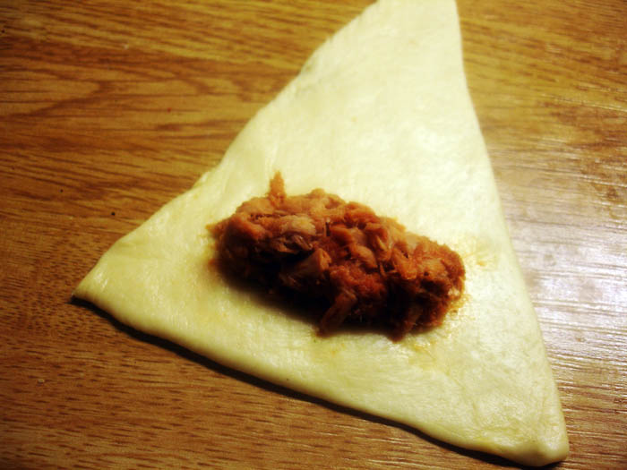 libyan food: Tuna, Harissa and Olive Stuffed Bread: Khbeiza bil Tonn ...