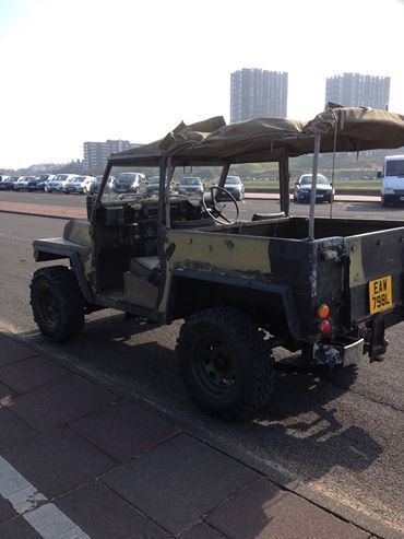 Landrover Defender: Land Rover Lightweight - 1974