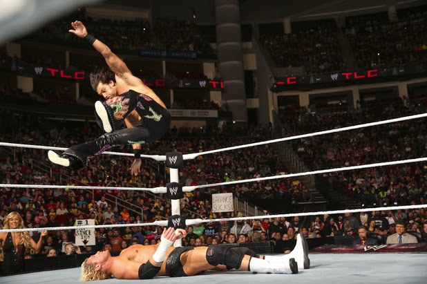 WWE In live!!!!: DOLPH ZIGGLER vs FANDANGO