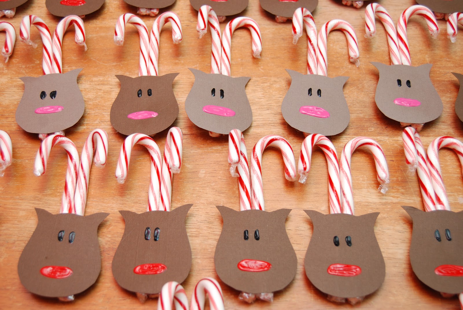 Everything Crafty, Anything Creative!: Santa's Candy Cane Reindeer