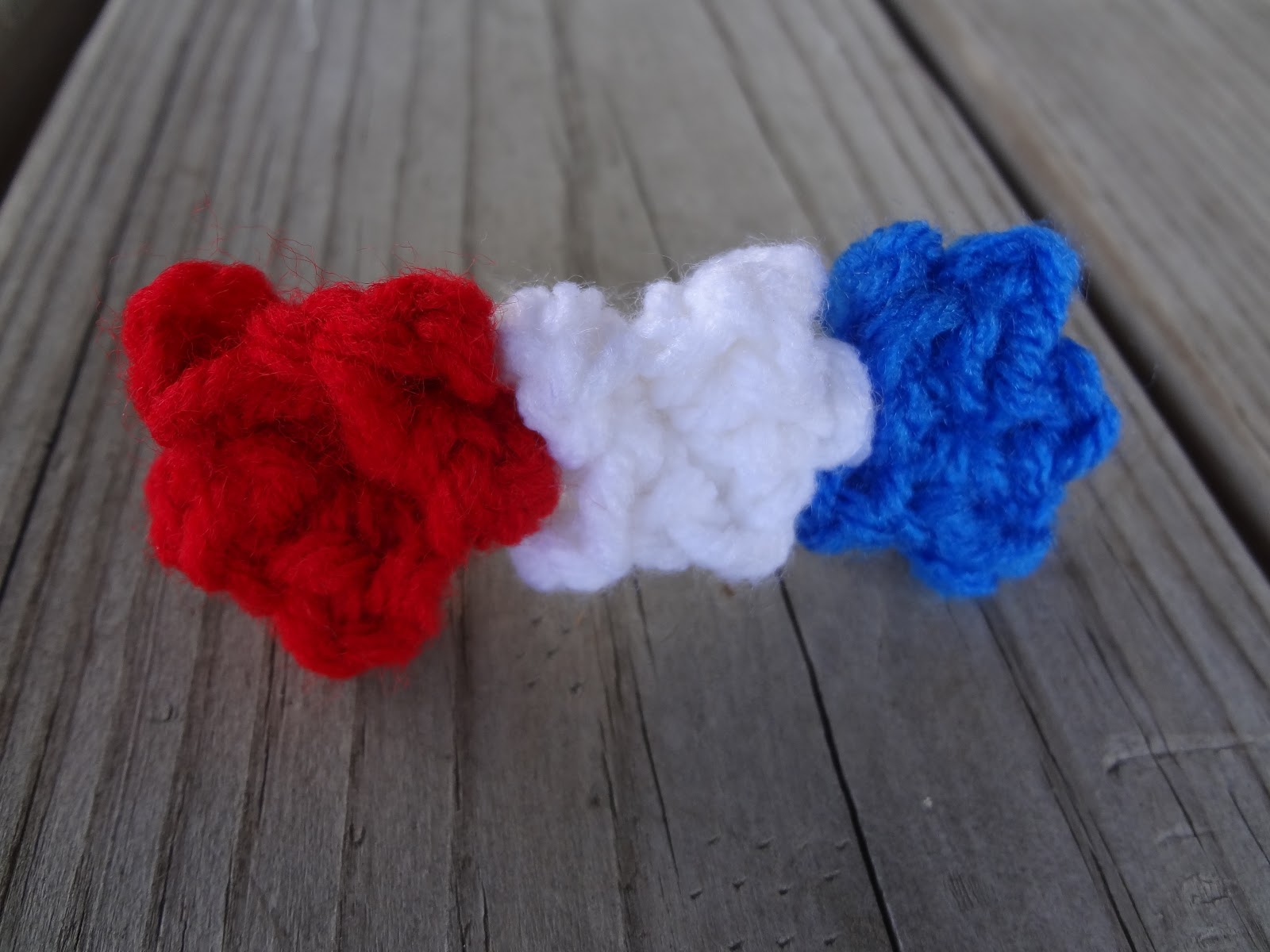 Fiber Flux: Red, White, & Pretty Barrettes, Free Crochet Pattern + Video