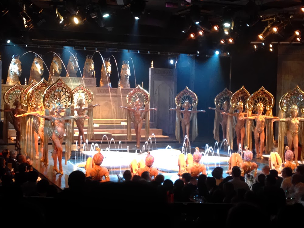 LE LIDO, PARIS - Emma Louise Layla