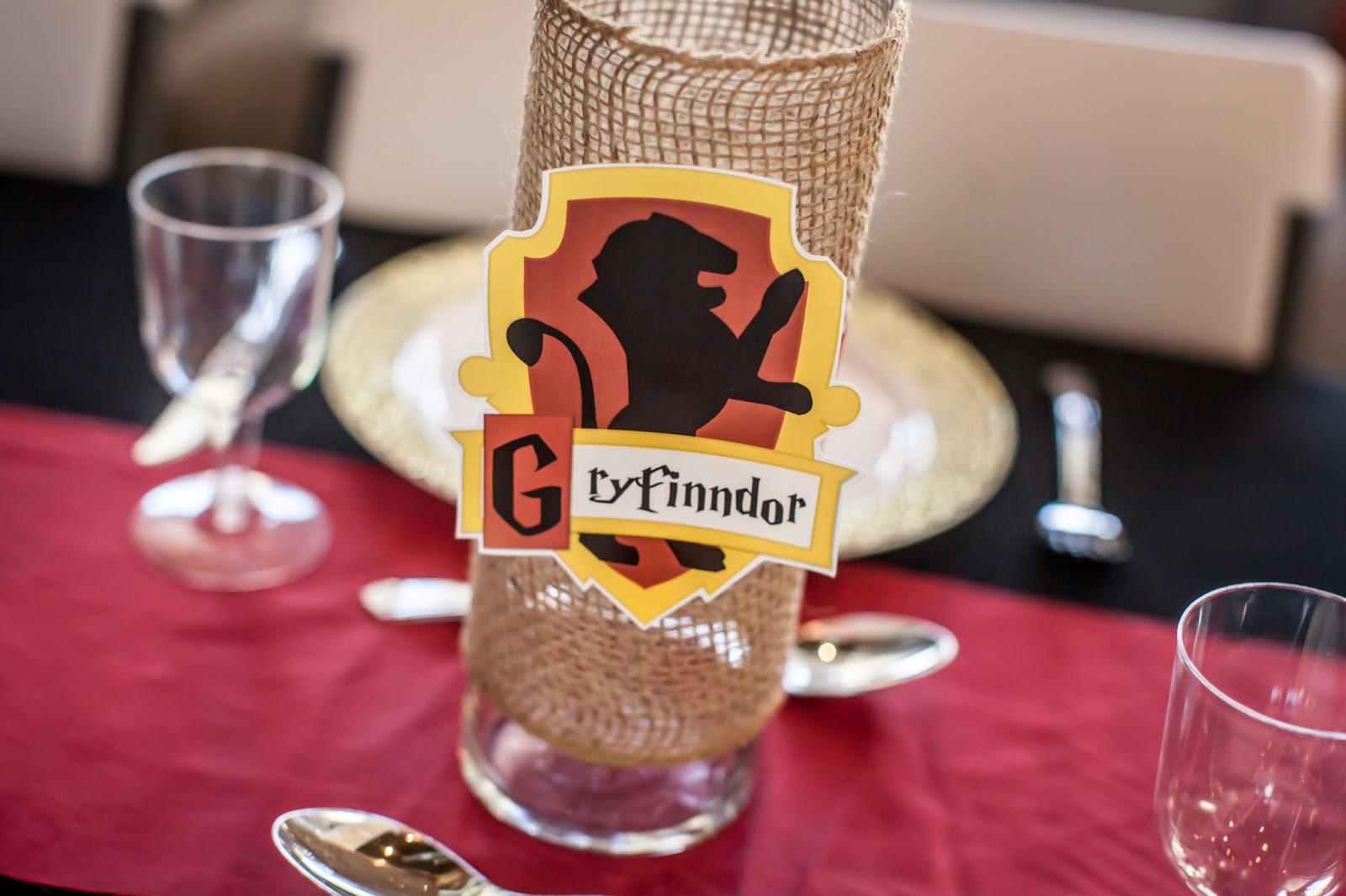 The Party Wall: Harry Potter-inspired party, Part 2: Dessert table ...