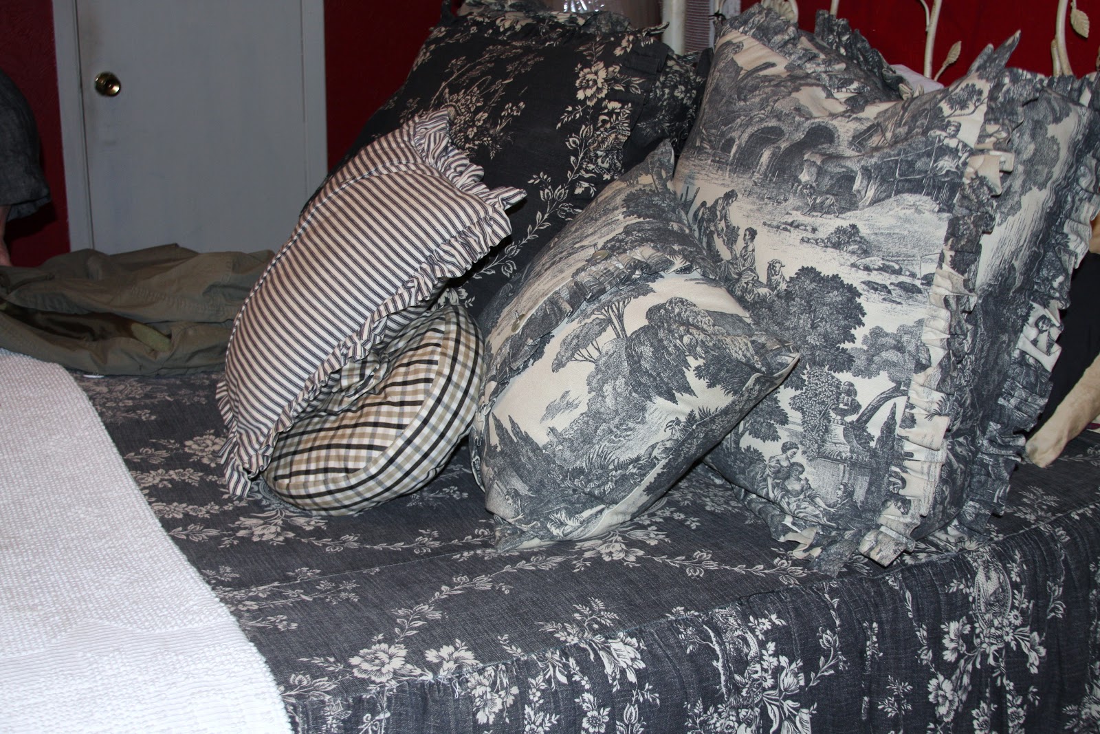 tarnished and tattered: Talking Redneck Trash on A Friday Nite