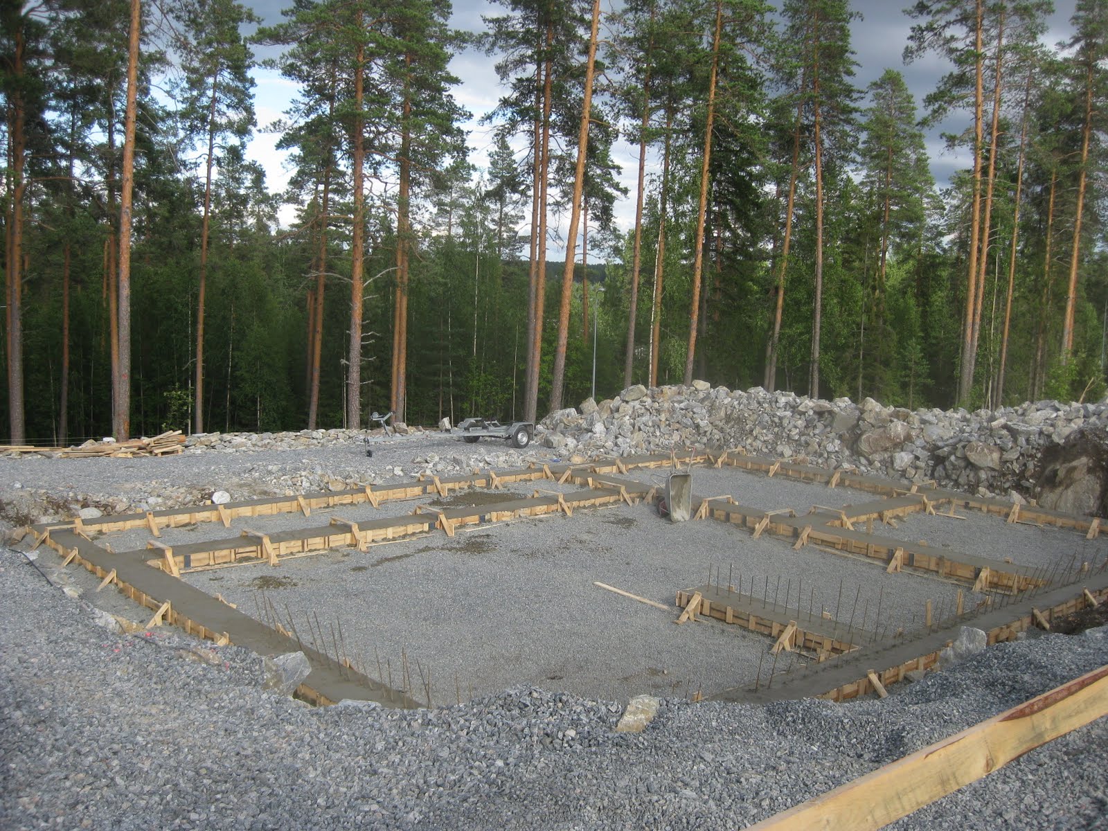 Harkoista kodiksi: Anturan valaminen