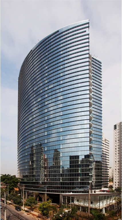 Infinity Tower - Fachada Lateral e Posterior