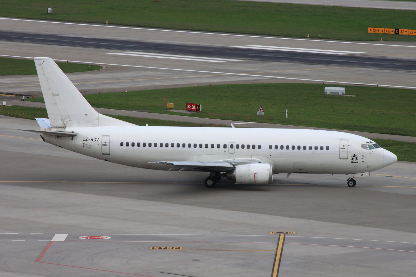 Fabians Spotter Blog: Bulgaria Air - B733 - LZ-BOV - ZRH