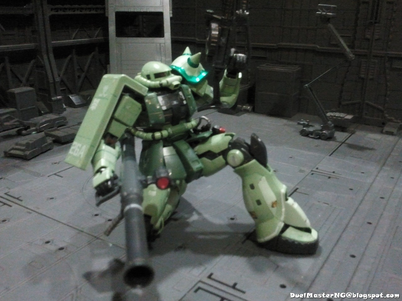 DuelMasterNG Gunpla: RG MS-06F Zaku II (Bandai)