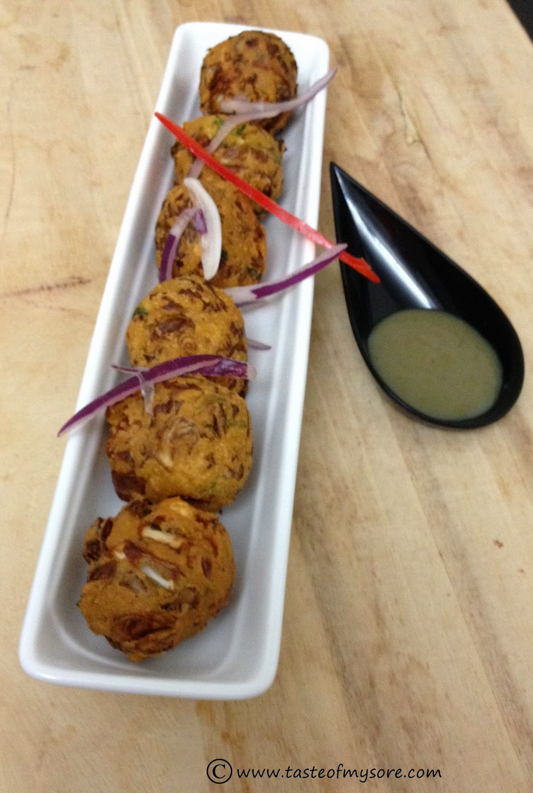 Taste of Mysore: Cabbage Pakora/ Pakoda