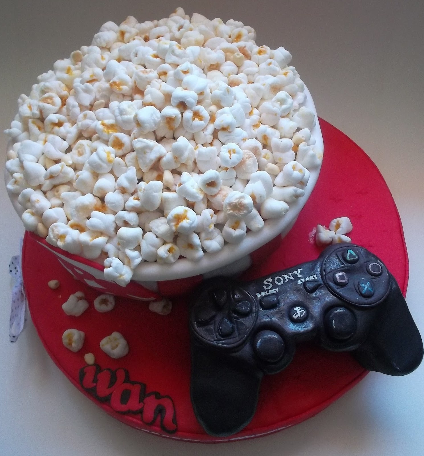 LAS TARTAS DE ELENA: POPCORN ,PLAY STATION, Y PASO A PASO