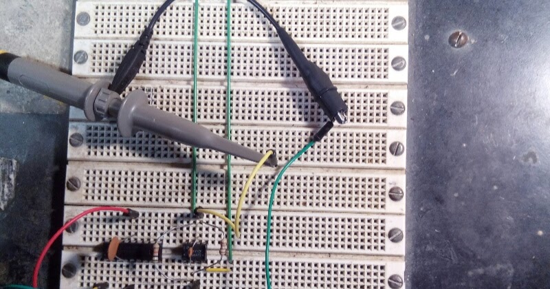PIC Projects in Pascal: 4-Bit Internal DAC Demo