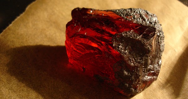 Amour Littéraire : LA PIERRE DE LA RÉSURRECTION