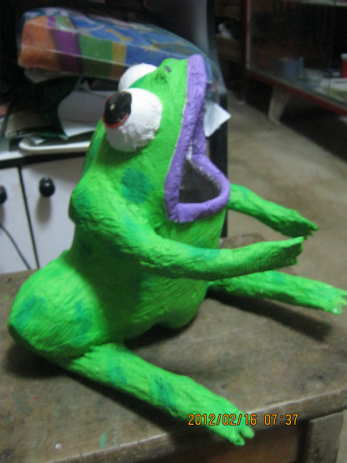 mis manualidades: Manualidad Rana reciclada