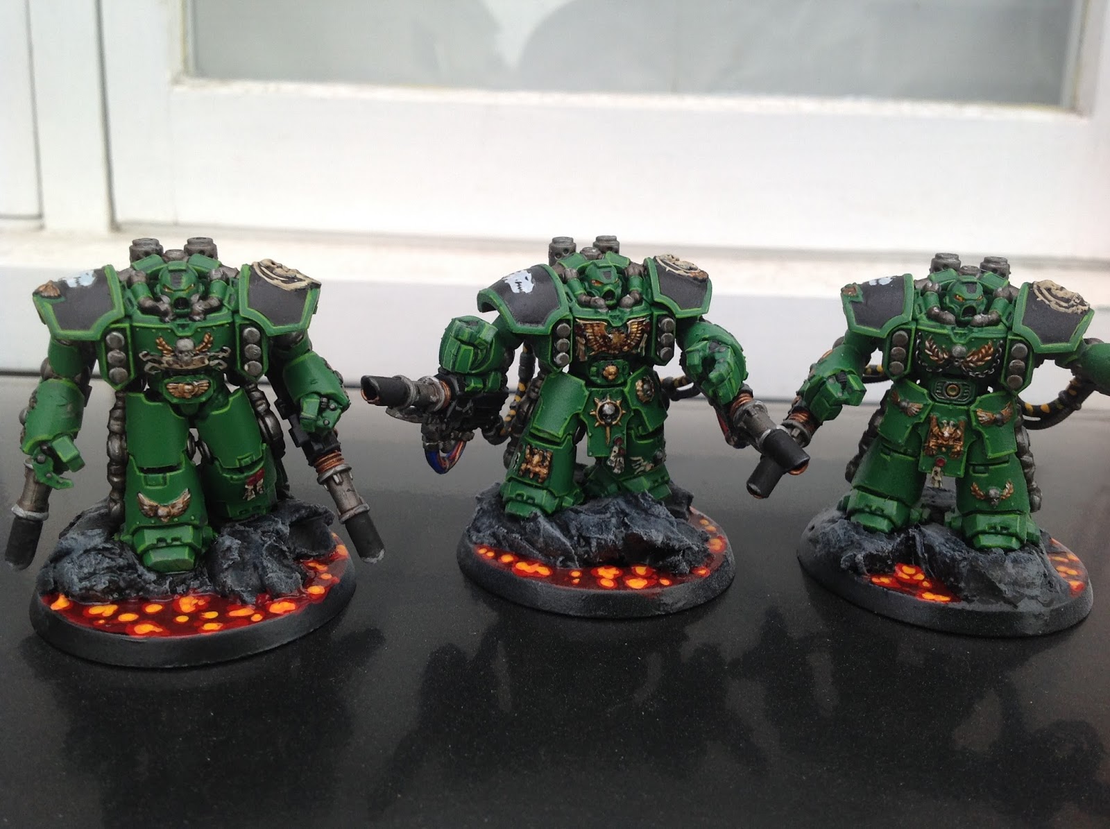 15mm paint shack: 40k Salamander centennials and terrain piece