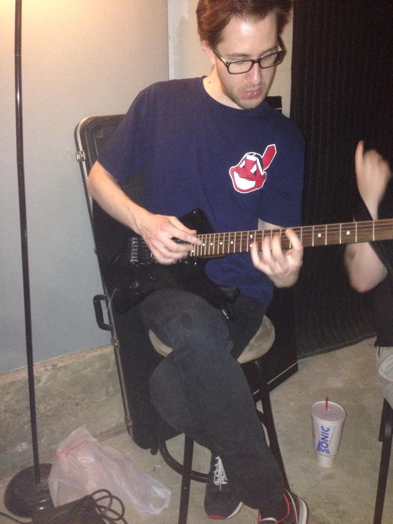 Male desperation, peeing, and wetting: August 2015