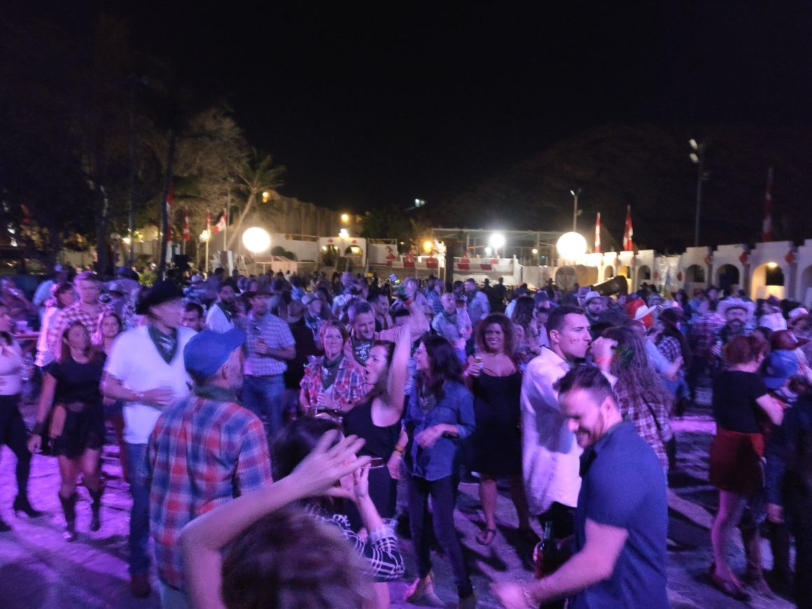 The 24th Annual Canadian Stampede party - [MM] Muscat Mutterings