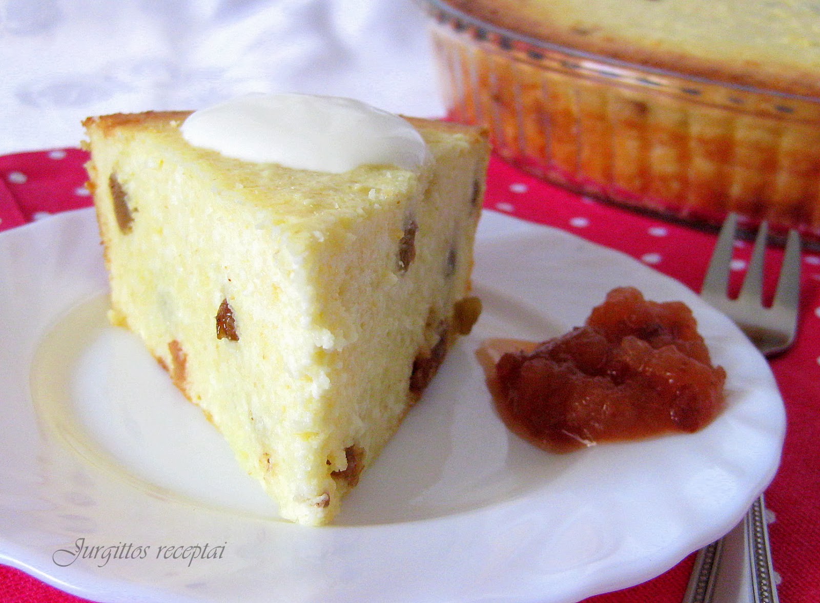 Jurgittos receptai: Varškės apkepas su razinomis